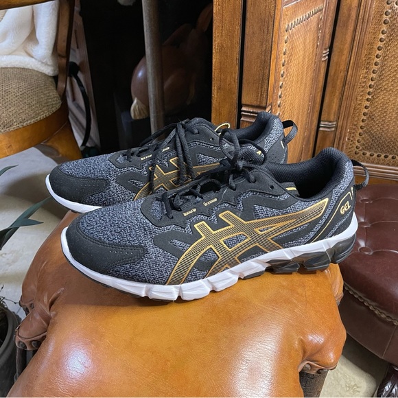 Asics | Shoes | Asics Black And Pure Gold Athlete Shoes Size 12 | Poshmark